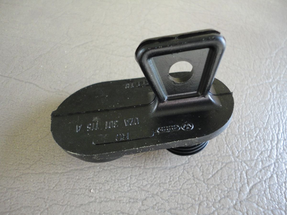 TRANSMISSION PLUG 02A GOLF JETTA NEW BEETLE PASSAT ORIGINAL VW 02A 301 ...