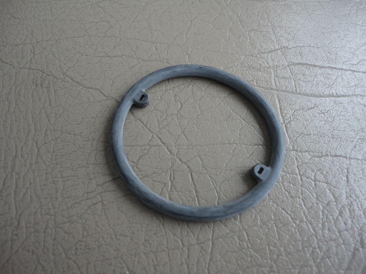 OIL COOLER SEAL UPPER GOLF JETTA NEW BEETLE PASSAT 038 117 070 A