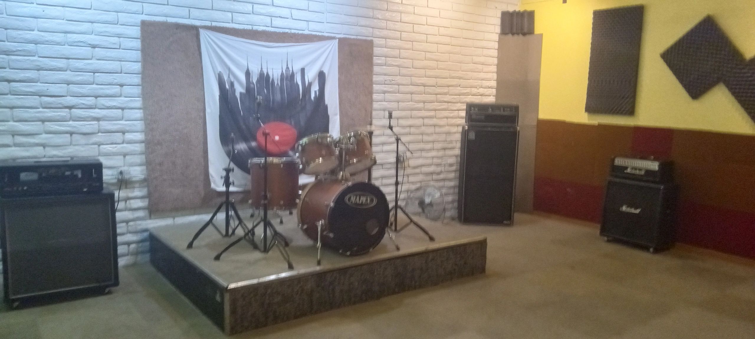 Band Oasis Rehearsal Studio