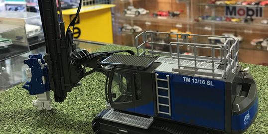 Jake's Die Cast Models - Die Cast Replicas and Automobilia