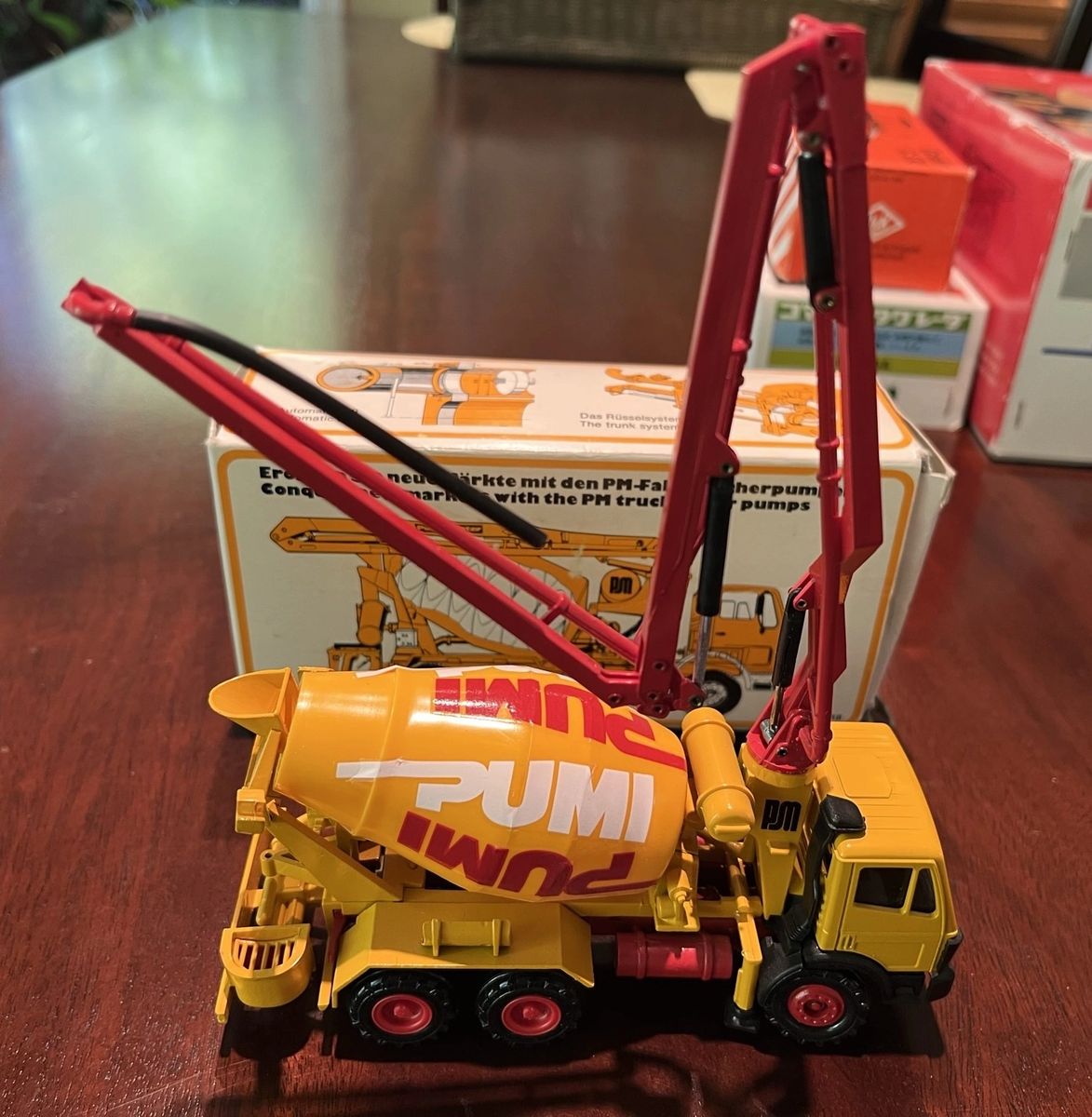 Putzmeister PUMI M16 Concrete Pump on Mercedes frame 1:50 scale Conrad