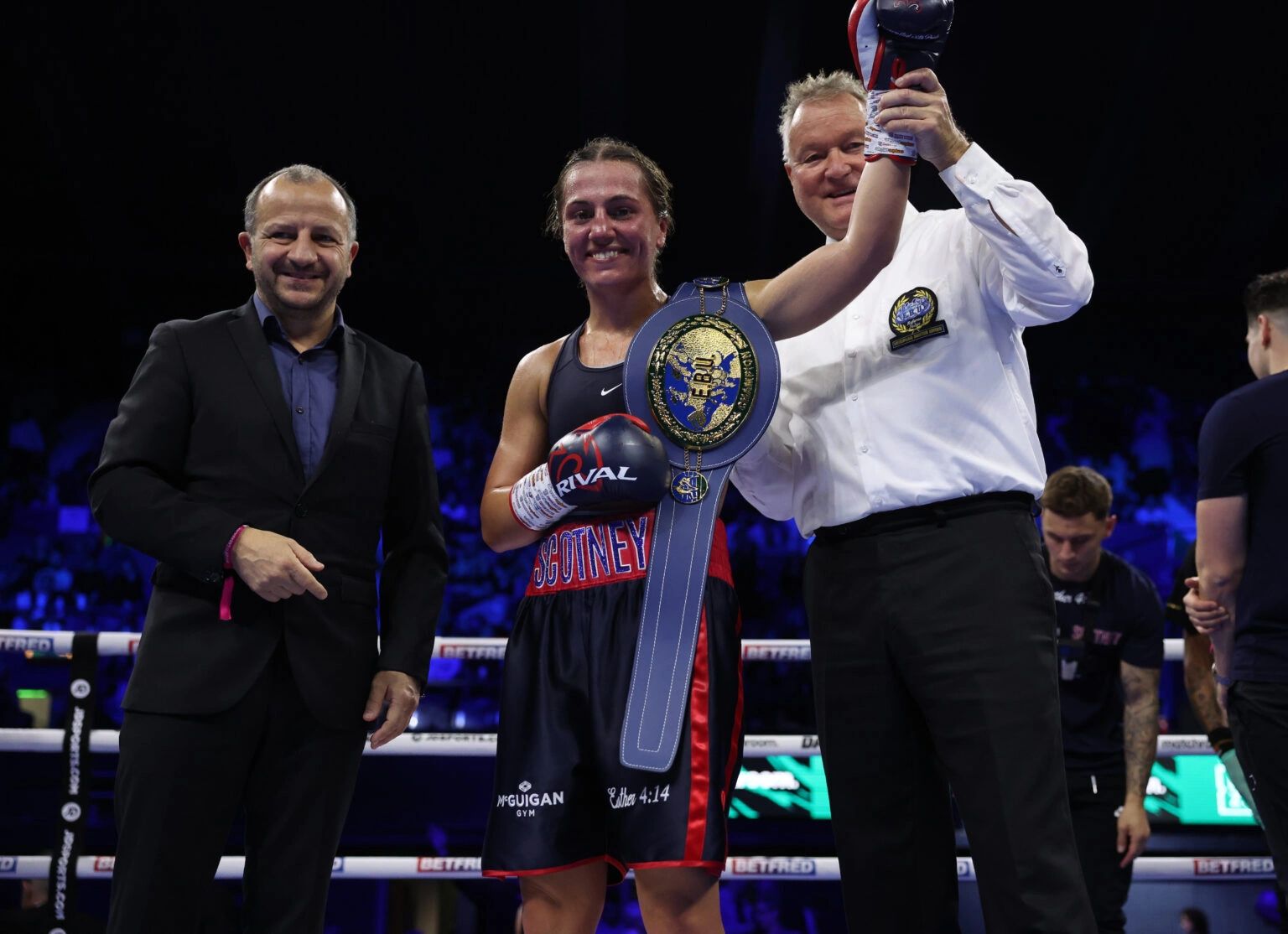 Scotney Eyes World Title