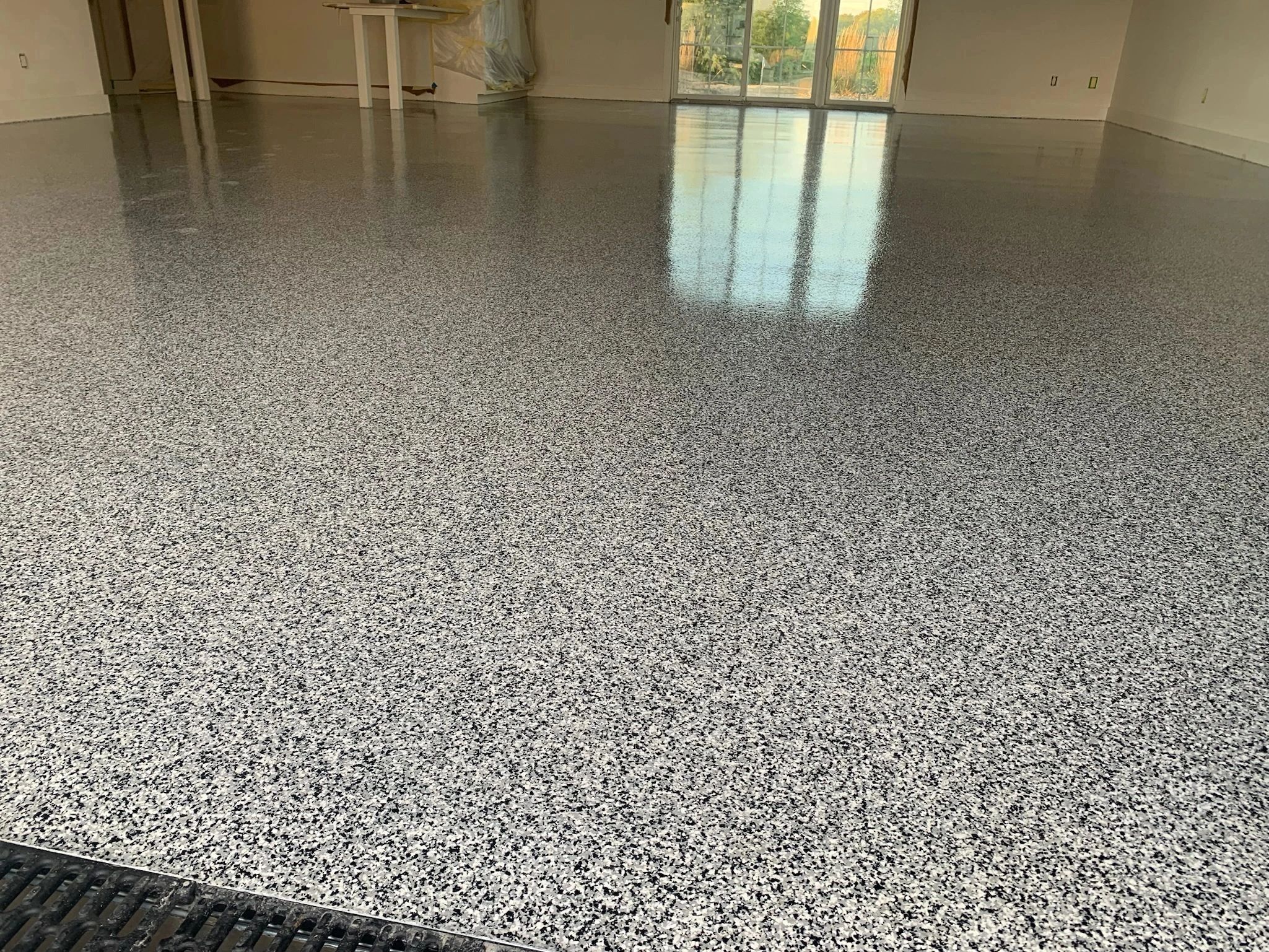 Expert Epoxy Floor Contractors for Durable Coating