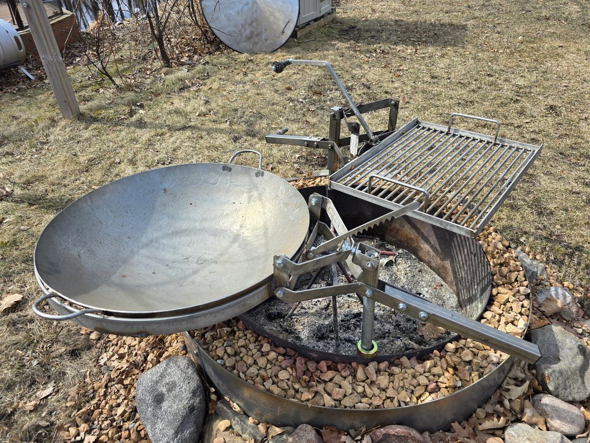 Lift Grill With 24" Fire Pit Wok