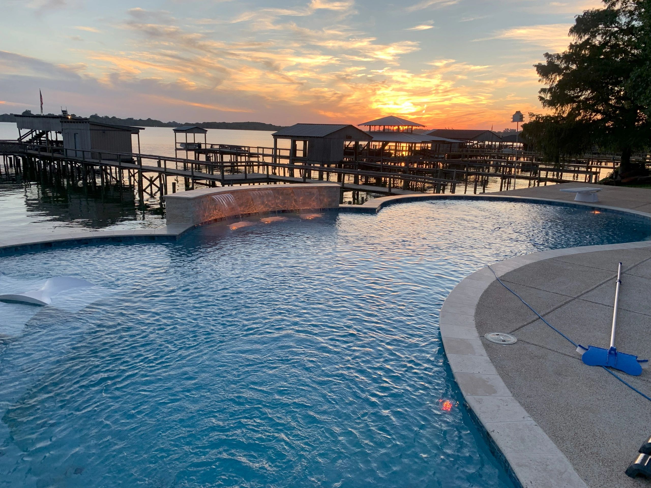 Athenaeum Pools - swimming pool construction, swimming pool remodelling ...