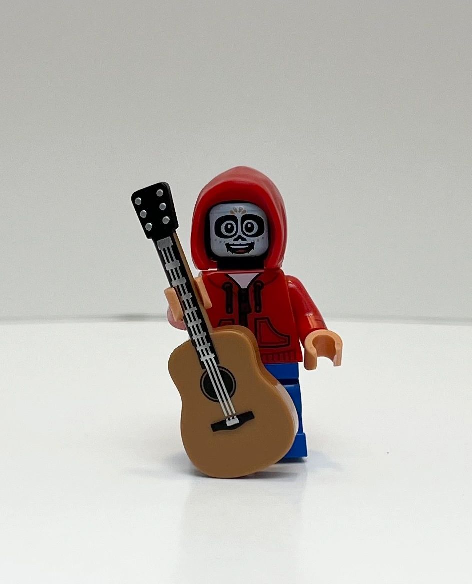 Lego Minifigures Disney 100 Miguel Rivera with Dante