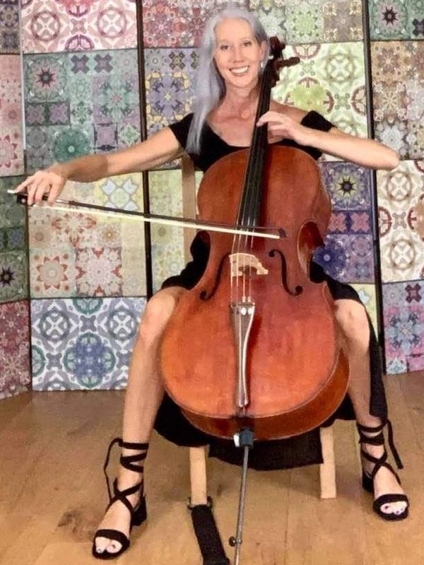 Sarah Tustain | Simply Cellos