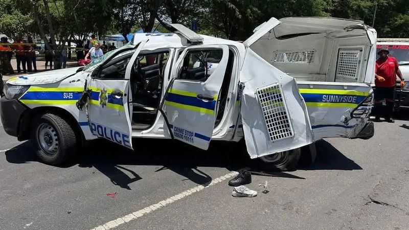 2 suspects arrested die in the back of SAPS van after crash