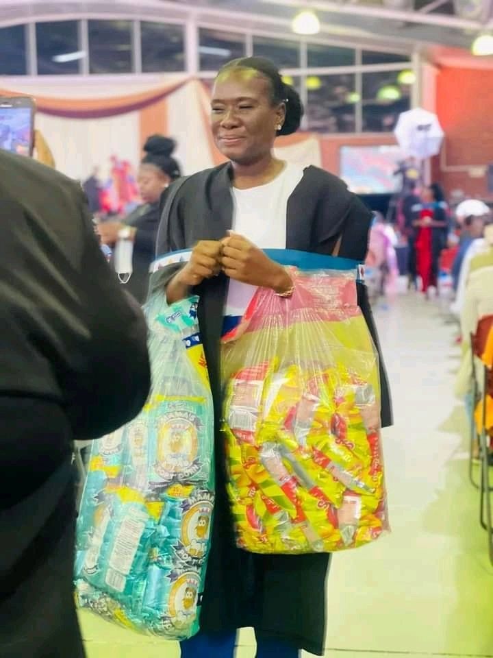 Student who use to sell sweets and chips around campus graduates