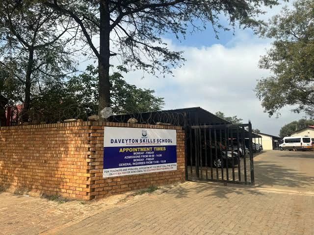 Deputy principal of a Daveyton school killed by gunfire in a mall