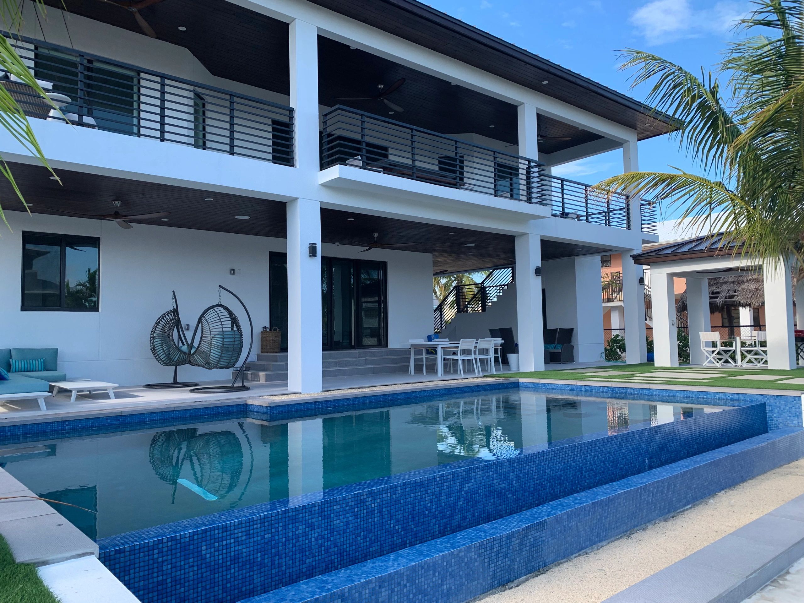 Custom Pools: Design Your Dream Swimming Pool