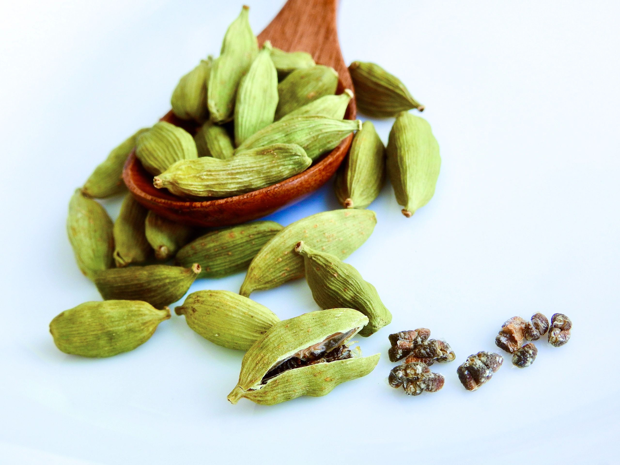 Cardamom, types, health benefits and how to consume it!