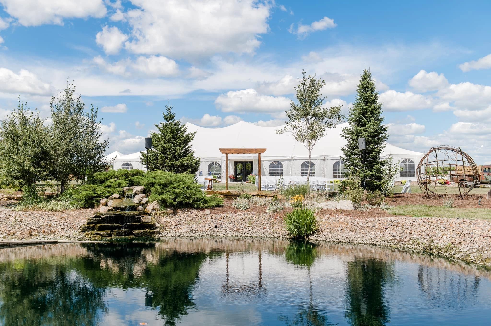 Outdoor Wedding Venue - Bailey Farms Barn and Venue