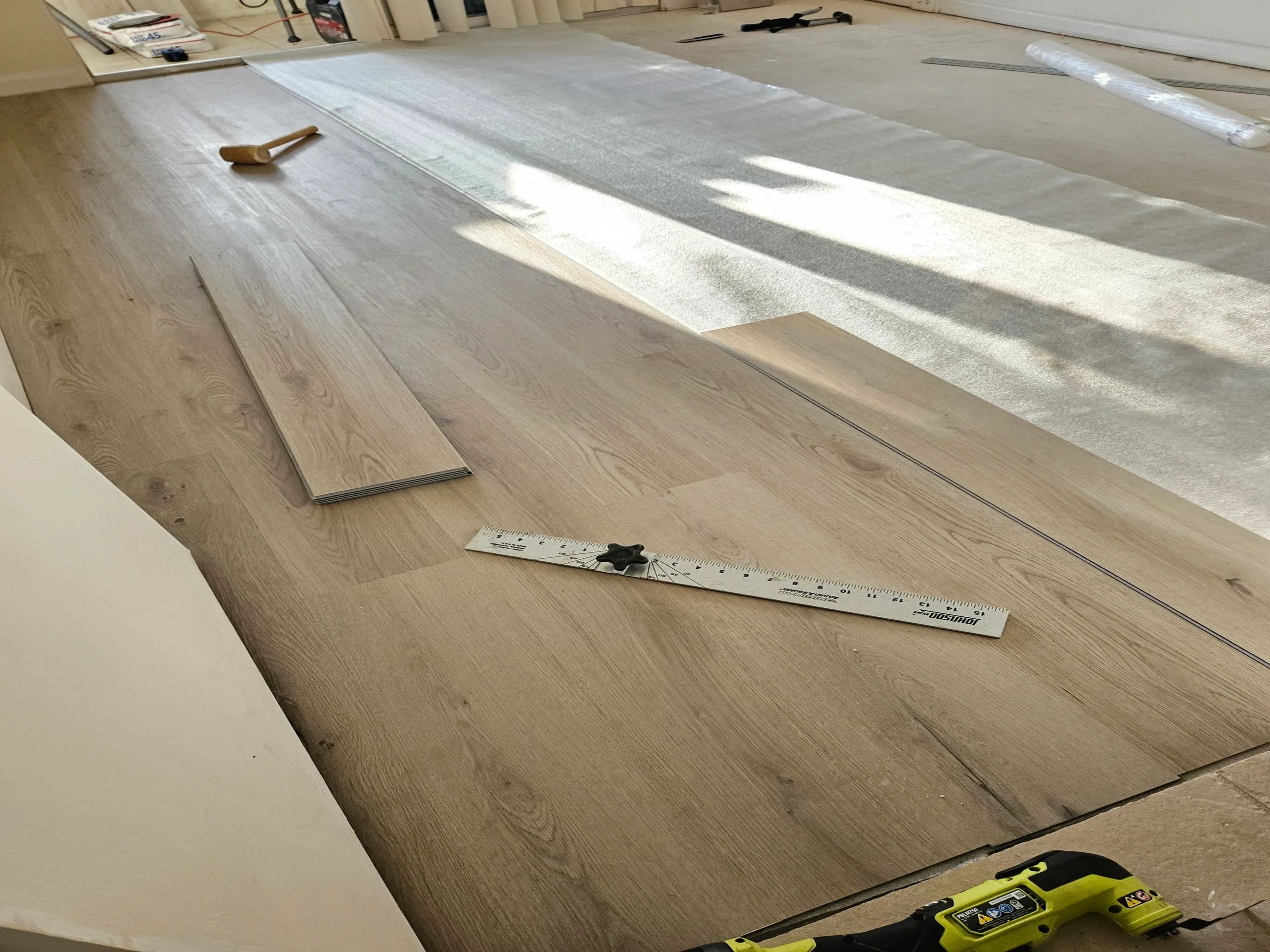 Repair, Paint and Installation Services - D'Handy Master Inc.