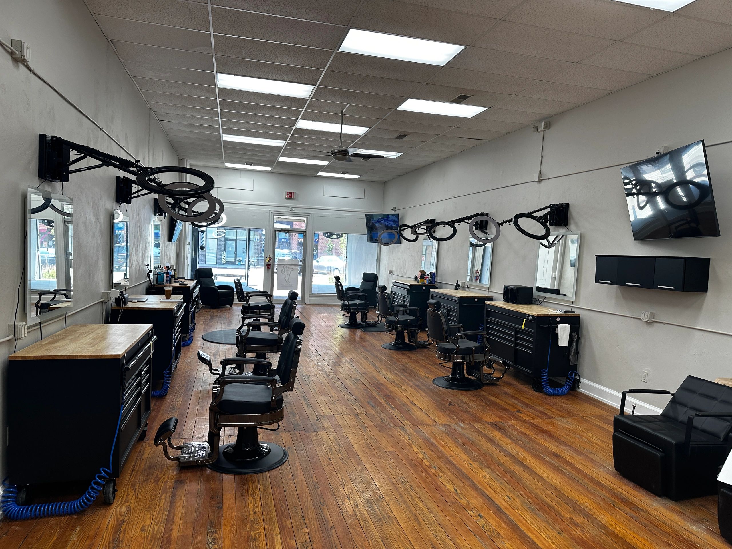 About | VISIONAIRE Barbershop & Tattoo Parlor