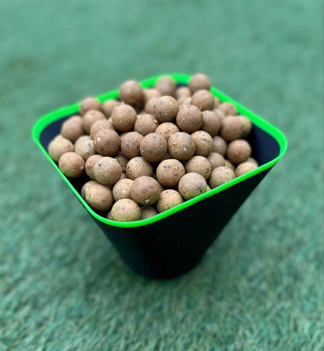 VORTEX BAIT SPREADER