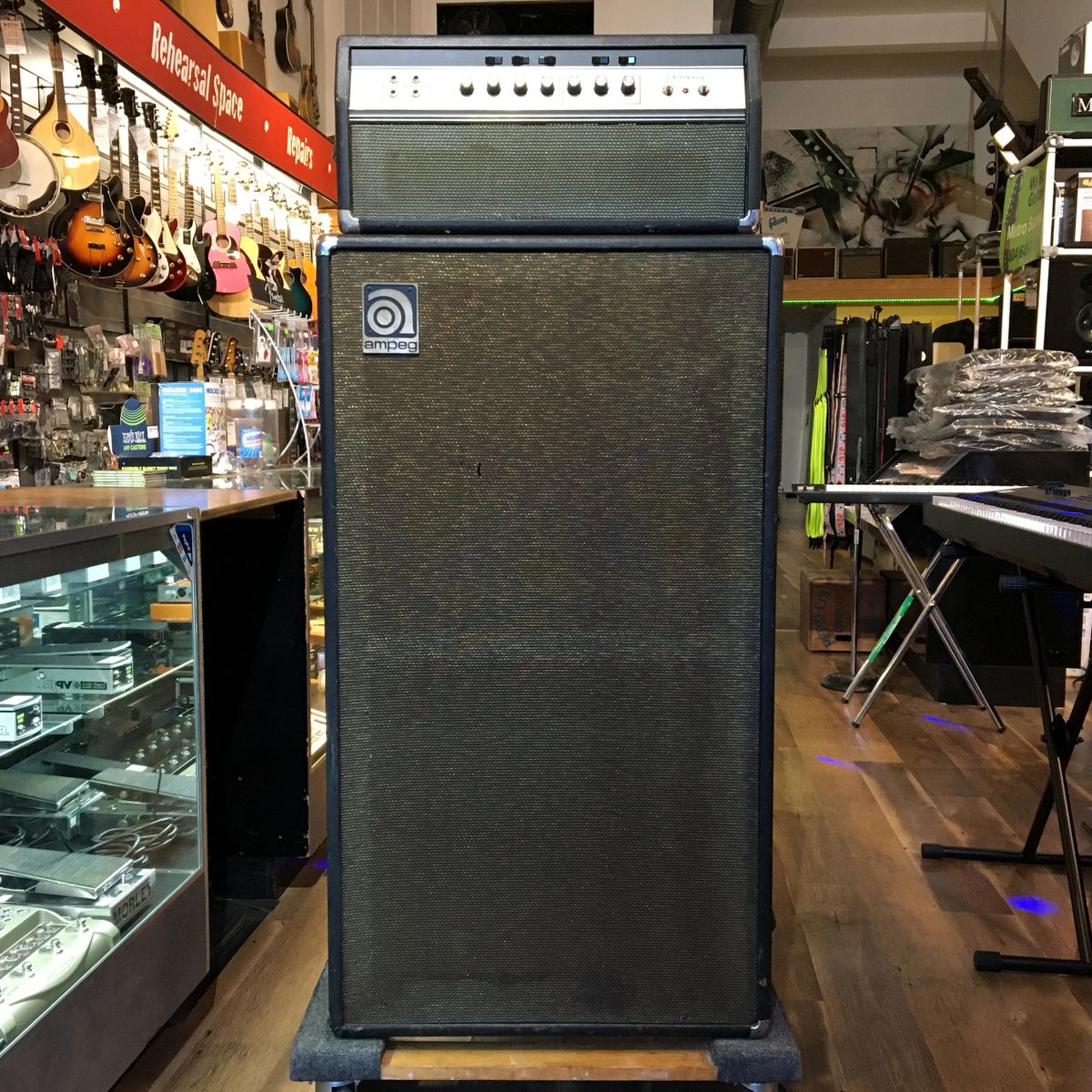 1975 Ampeg SVT "Blackline" 300-Watt Electric Bass Guitar Amplifier Head ...