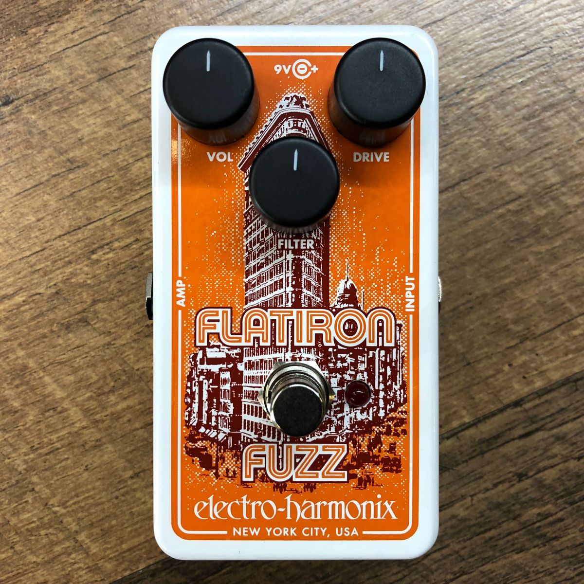 Electro-Harmonix Flatiron Fuzz Classic Op-Amp Powered Fuzz/Distortion ...