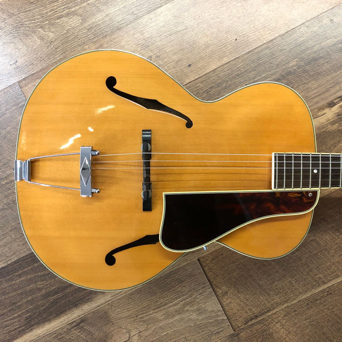 The Loar LH-500 Gloss Natural Finish Archtop Acoustic Guitar with ...