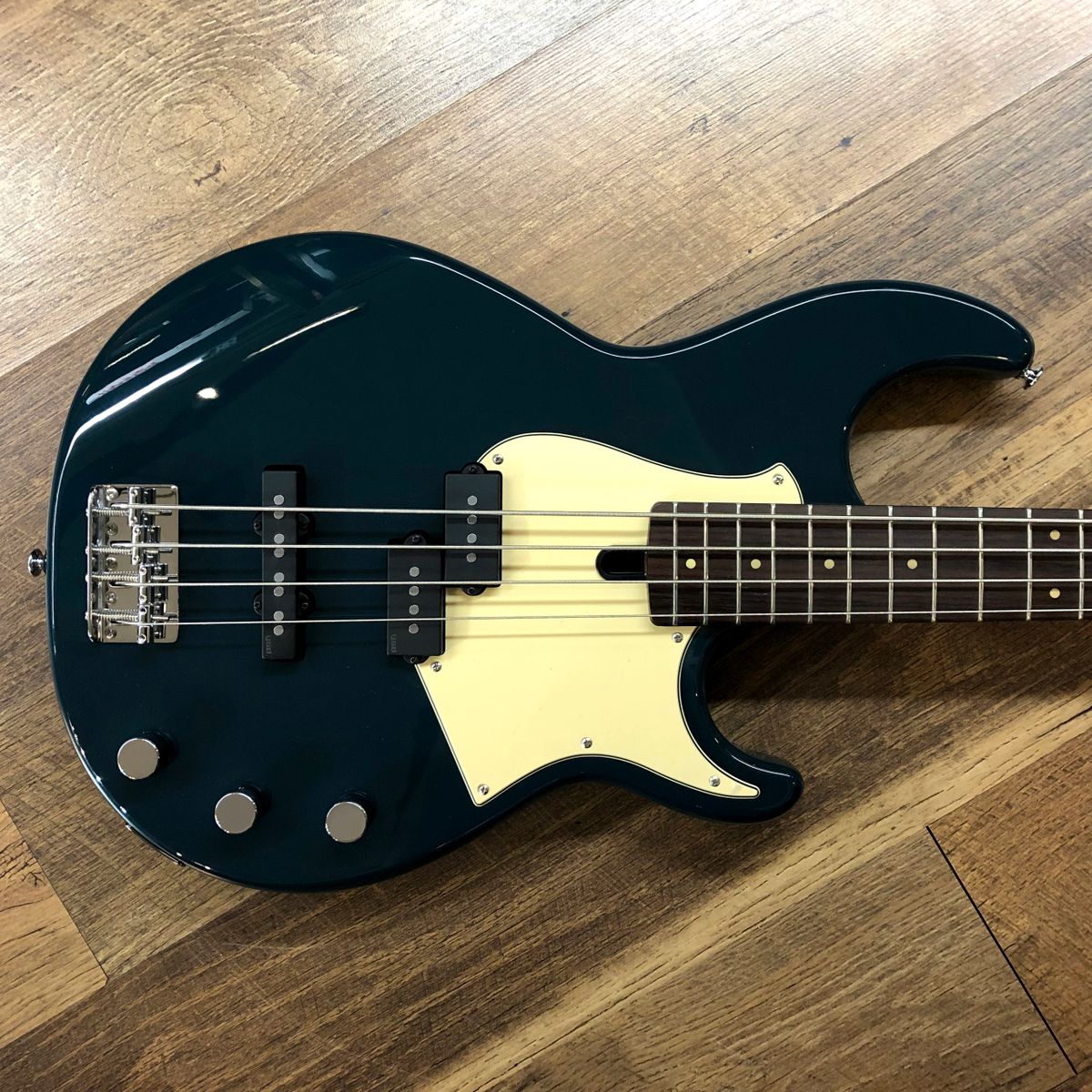 Yamaha Broad Bass BB434 Gloss Teal Blue Finish PJ Electric Bass Guitar