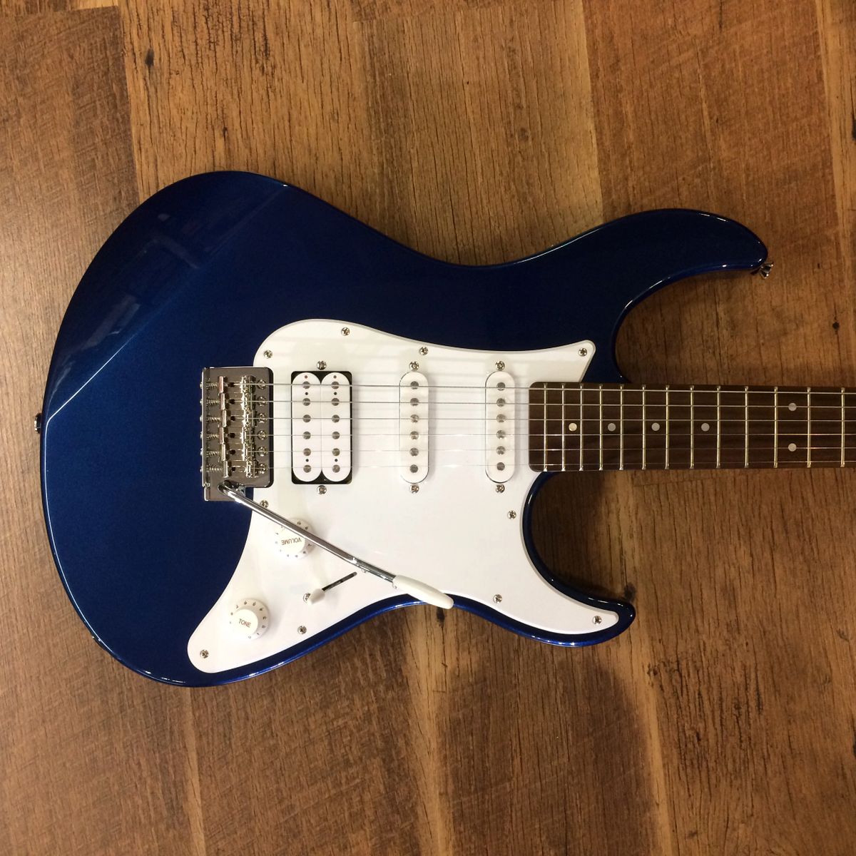 Yamaha PAC012 Pacifica Gloss Metallic Blue Finish Electric Guitar