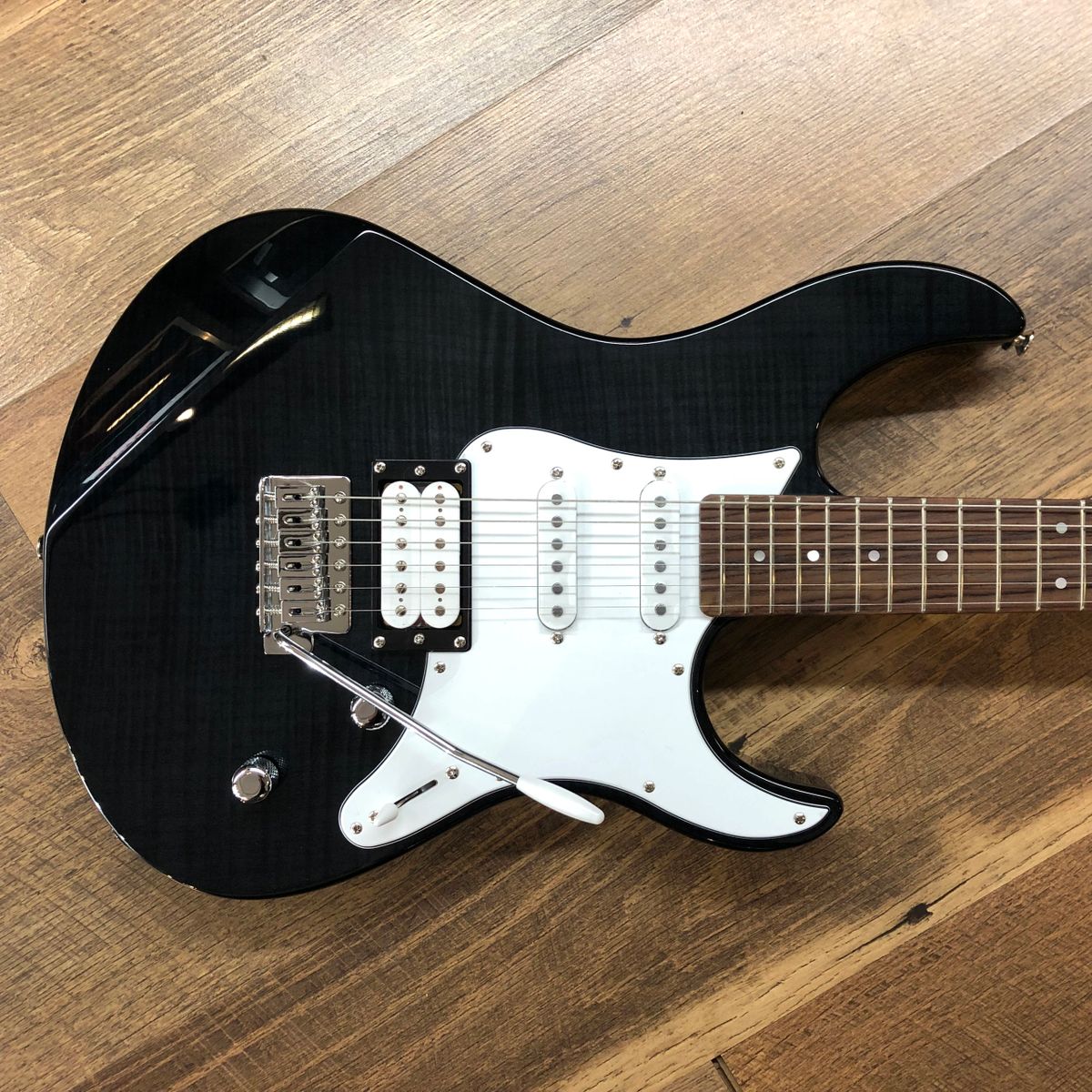 Yamaha PAC212VFM Pacifica Flamed Maple Top Gloss Trans Black Finish ...