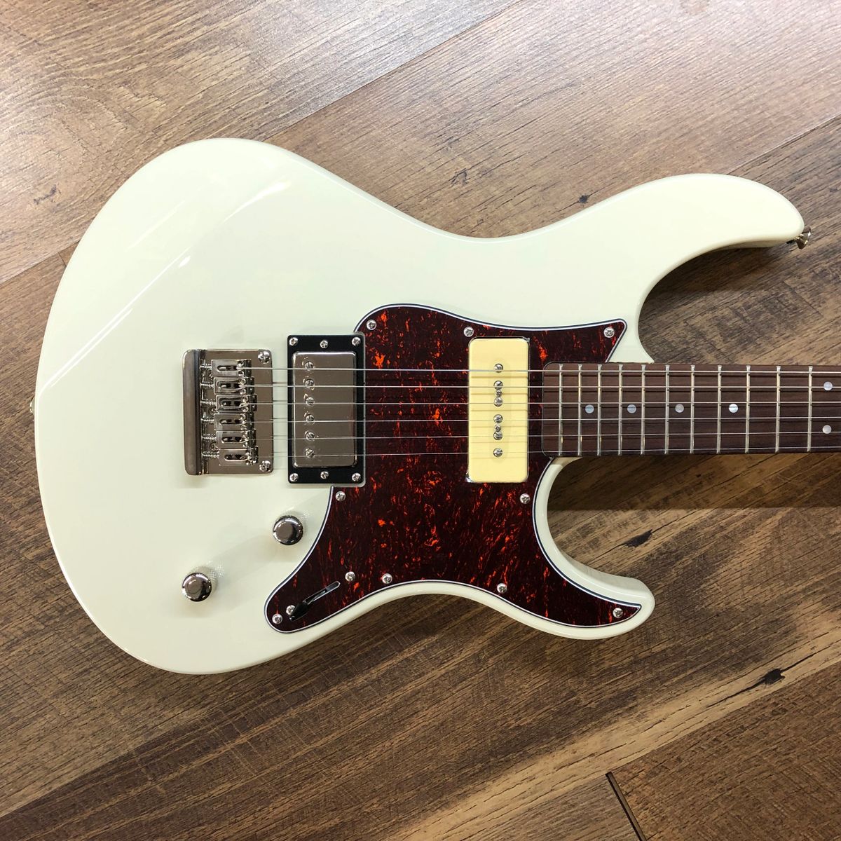 Yamaha PAC311H Pacifica Vintage White Finish Electric Guitar