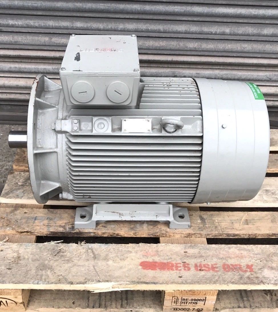 Siemens 37kW AC Electric Motor 2960RPM 2-Pole 200 Frame (1LG6 207-2AA60 ...