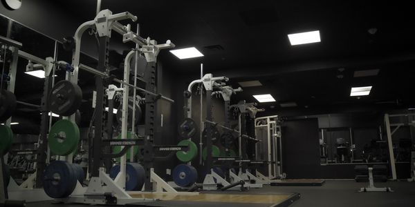 Complete Gym | Elite Fitness Center | Kings and Queens