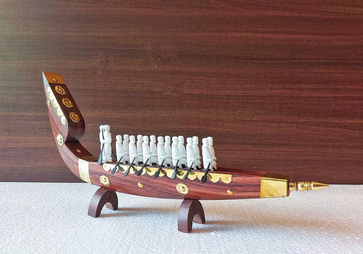 Kerala Snake Boat Model 16 / Buy Kerala Chundan Vallam Model Online
