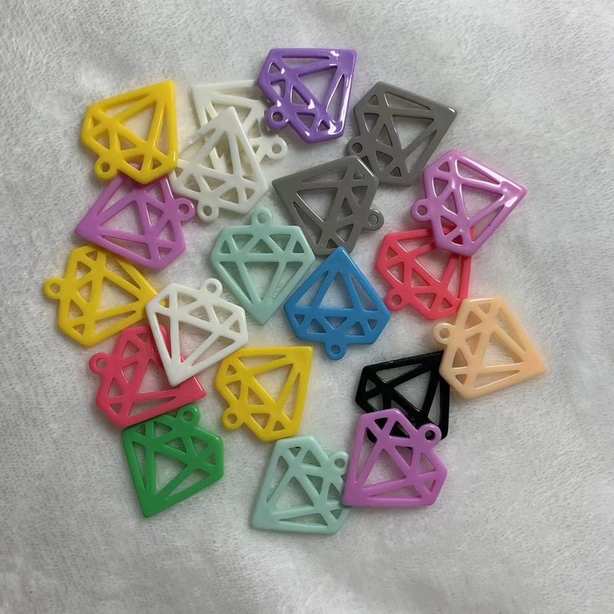 Resin diamond (20pcs)