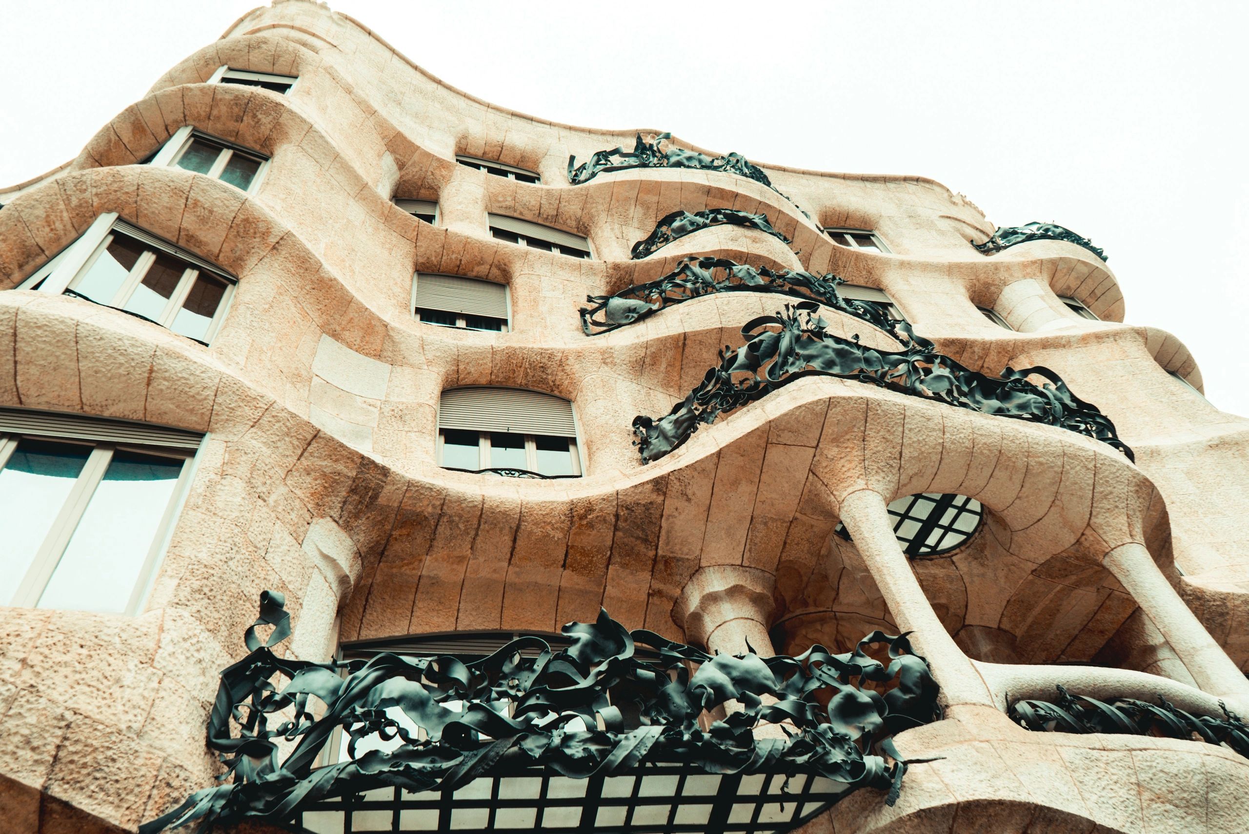"Architectural Marvels:Exploring Barcelona's Stunning Structures"