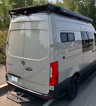 SLB - Universal Hitch Step - Sprinter