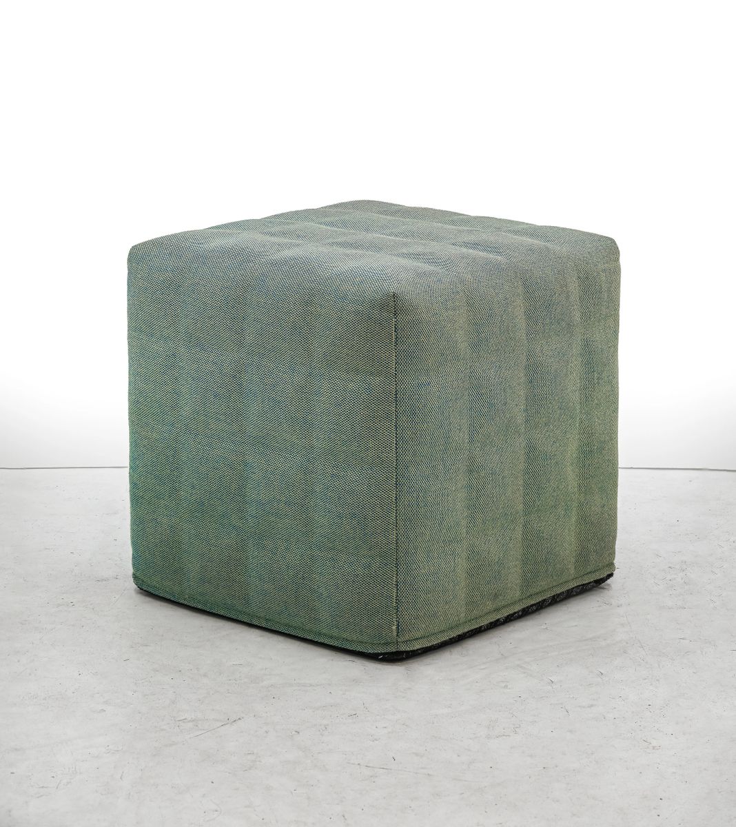 BUZZICUBE SOUND ABSORBING POUF