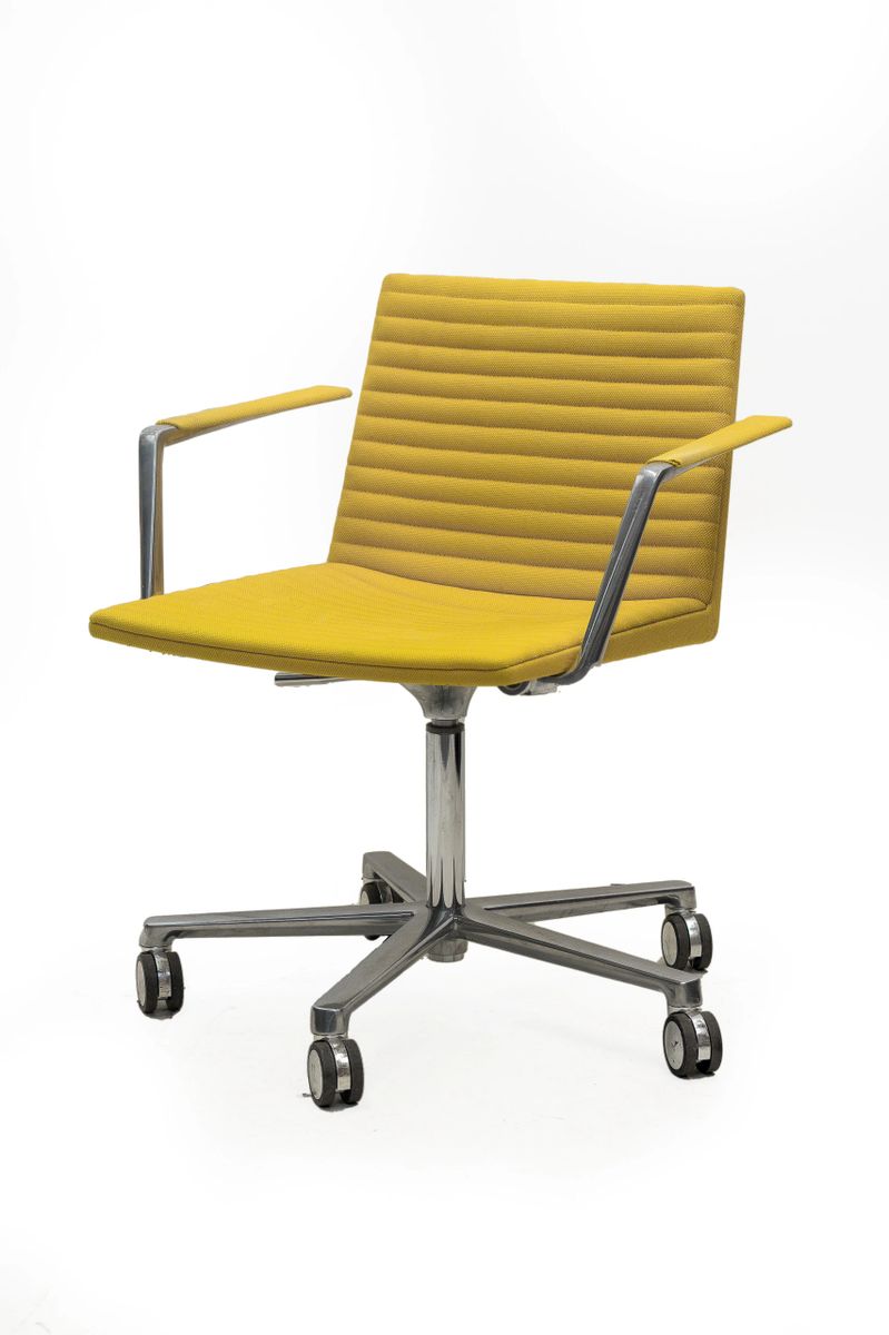 ASPER YELLOW CONFERENCE CHAIR
