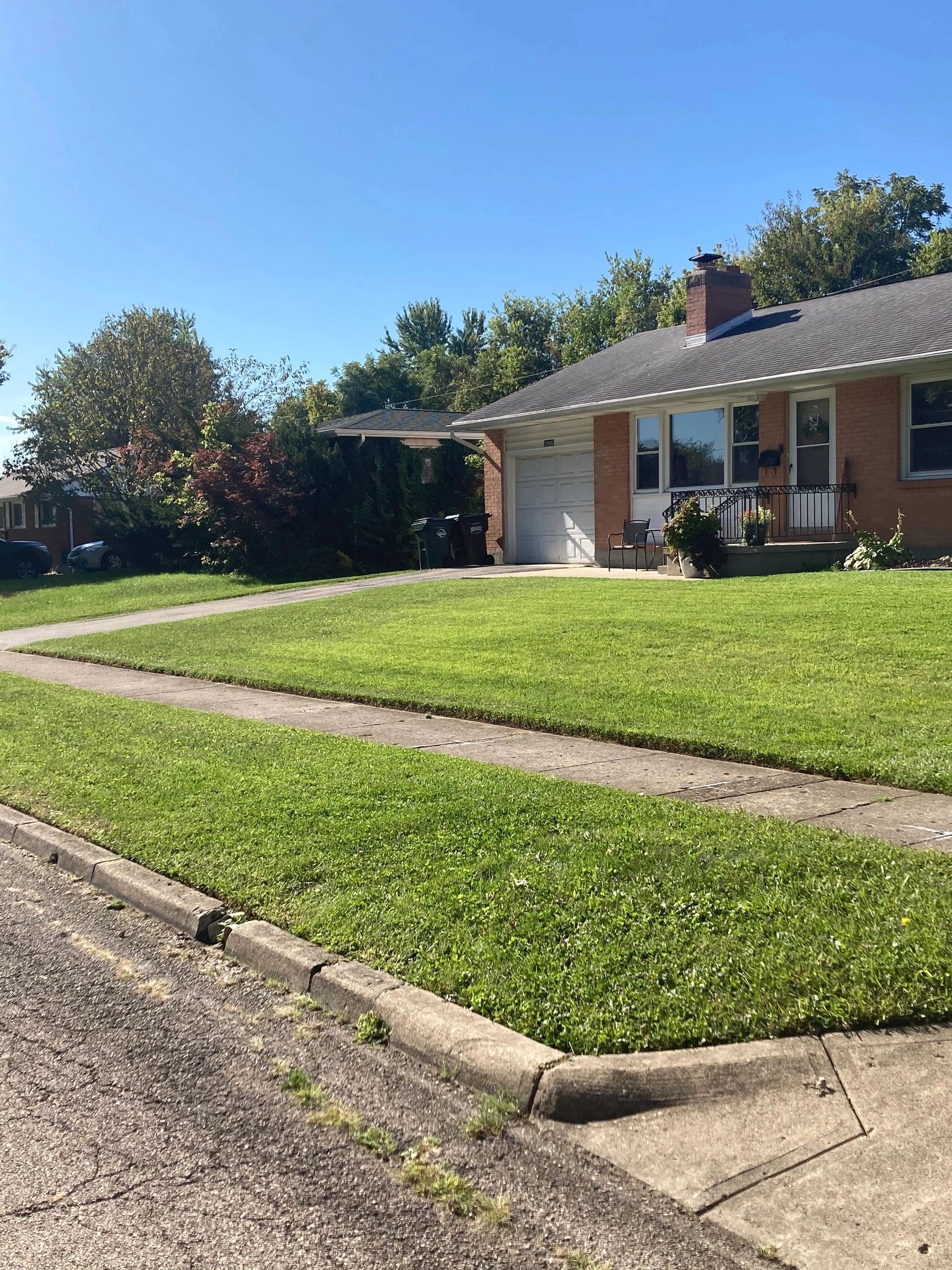 Lawn Mowing, Landscaping - Dayton Yard Sharks - Dayton, Ohio