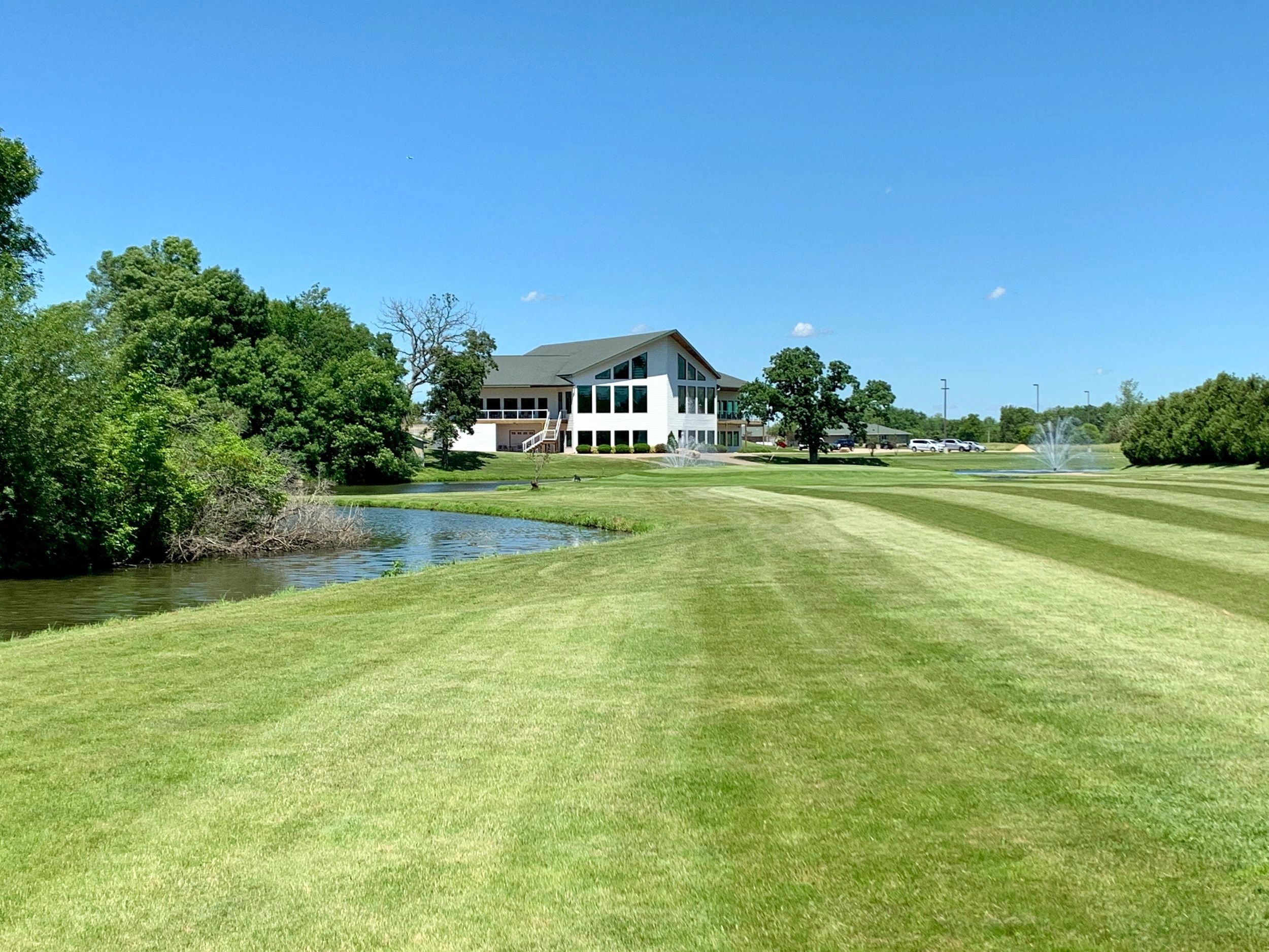 Stewartville Golf Club and Adamson's Tavern on The Greens