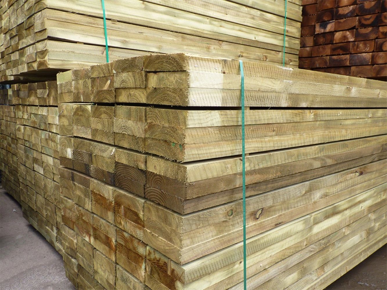Oak vs Softwood: Which Timber is Right for Your Project?