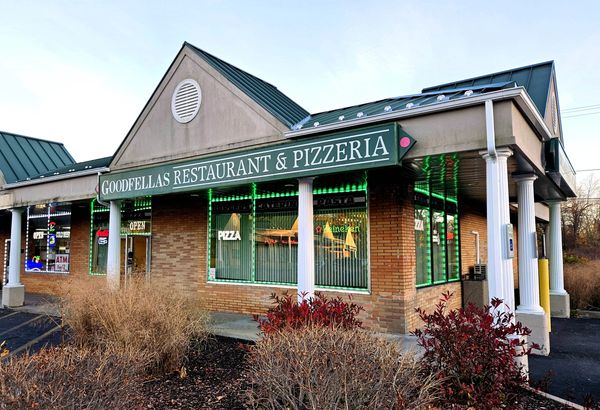 Goodfellas Pizzeria and Restaurant