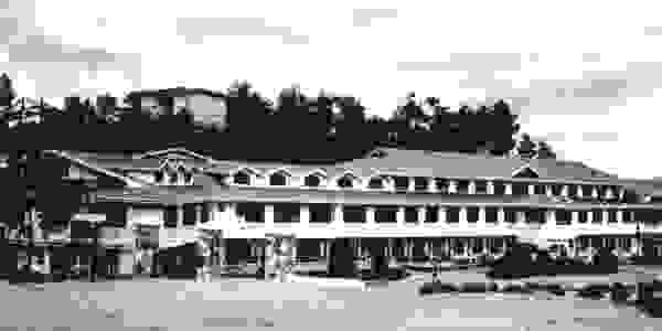 ABOUT US | Notre Dame De Chartres Hospital