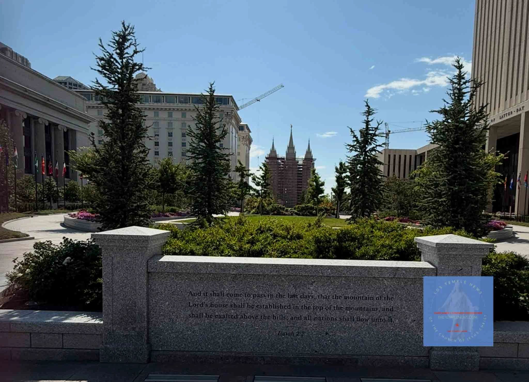 Salt Lake Temples Angel Moroni is 14 foot tall but is fixed to ro