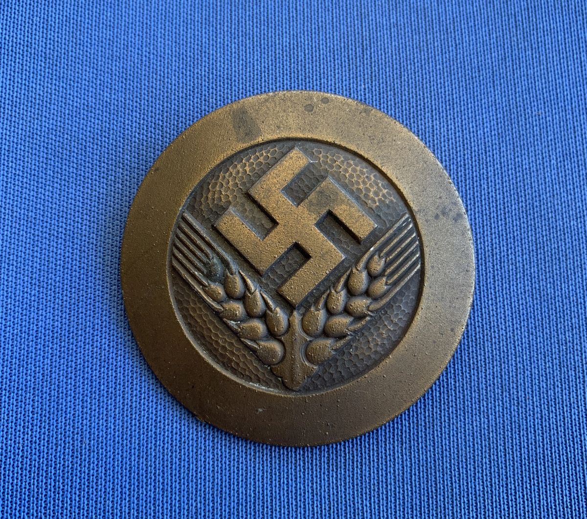 WW2 German Female RAD Brooch - Deschler Maker Marked