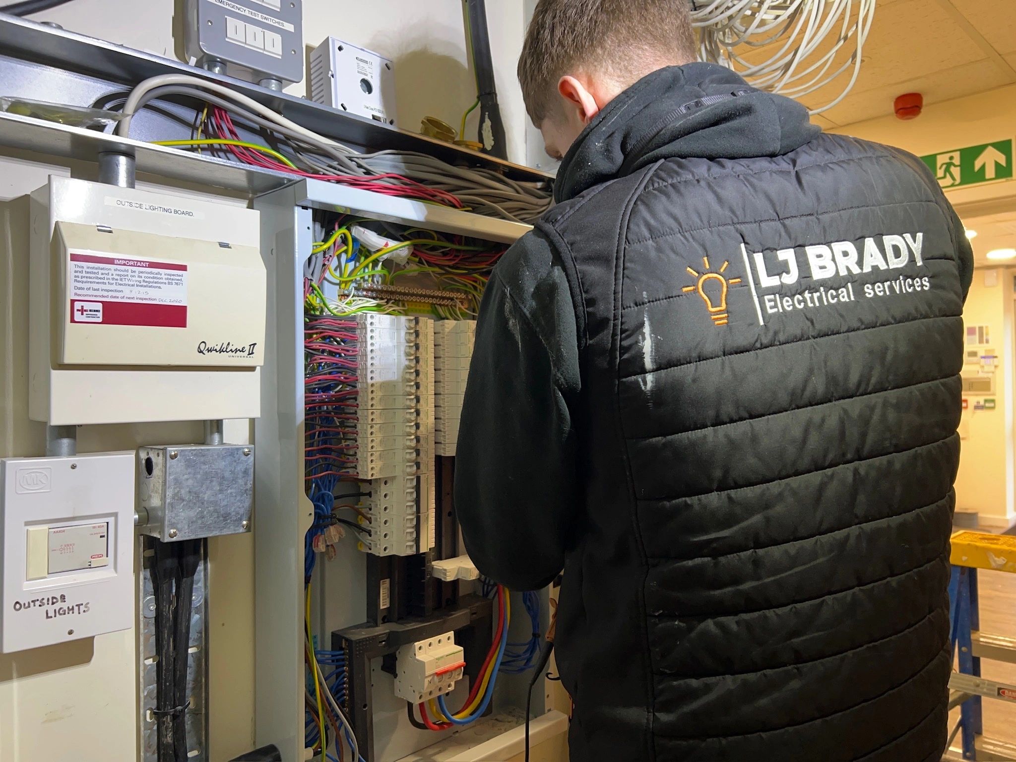 LJ Brady Electrical