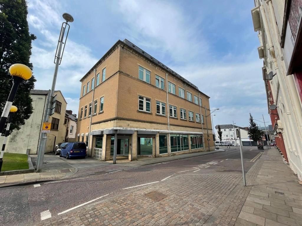 Cardwell Business Centre