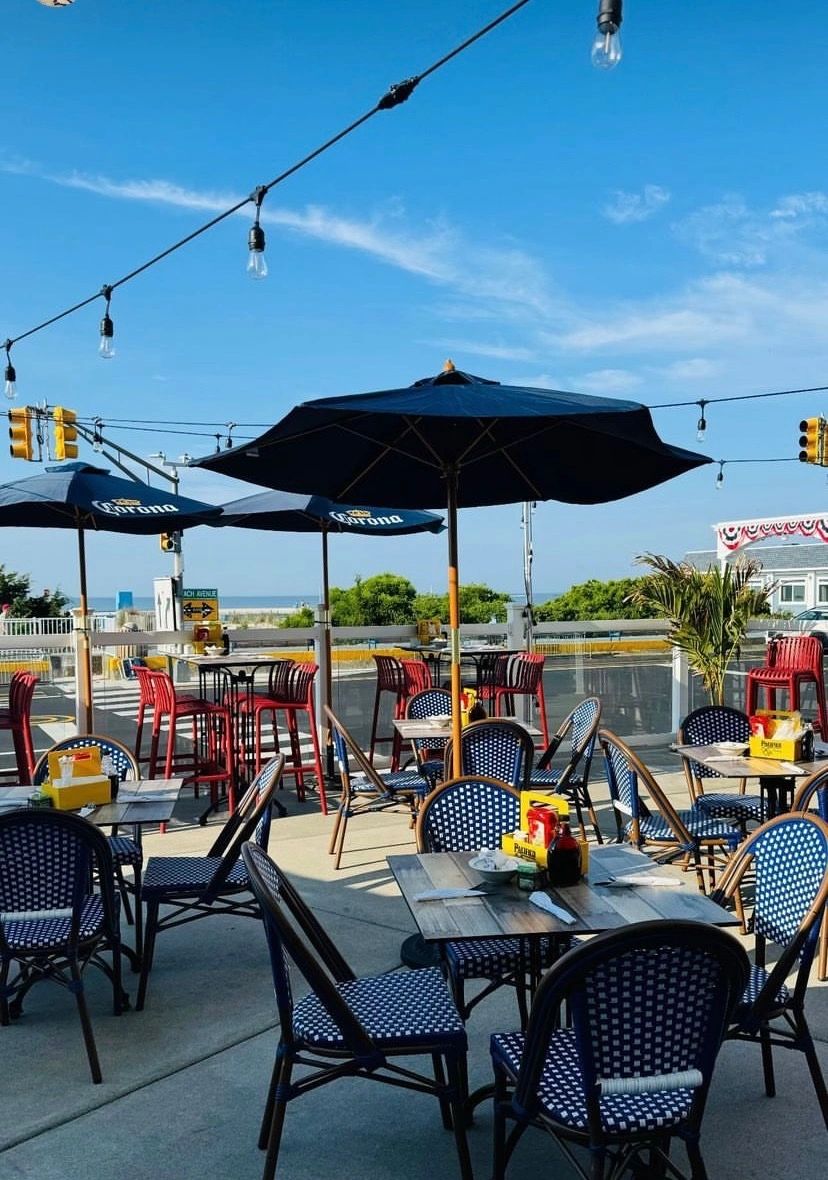 Barefoot Bar and Restaurant