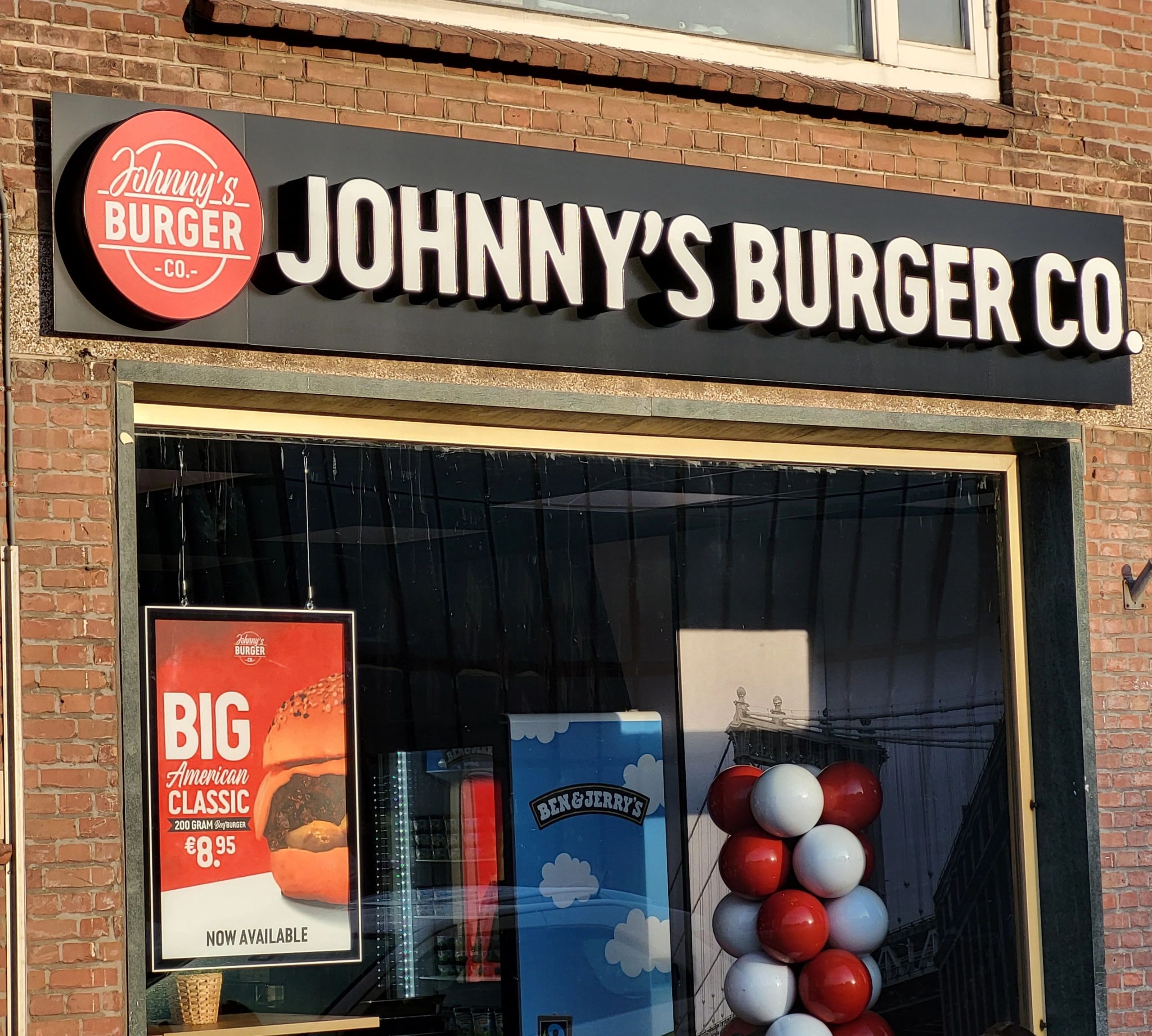 Johnny’s Burger finally makes its Wassenaar debut!