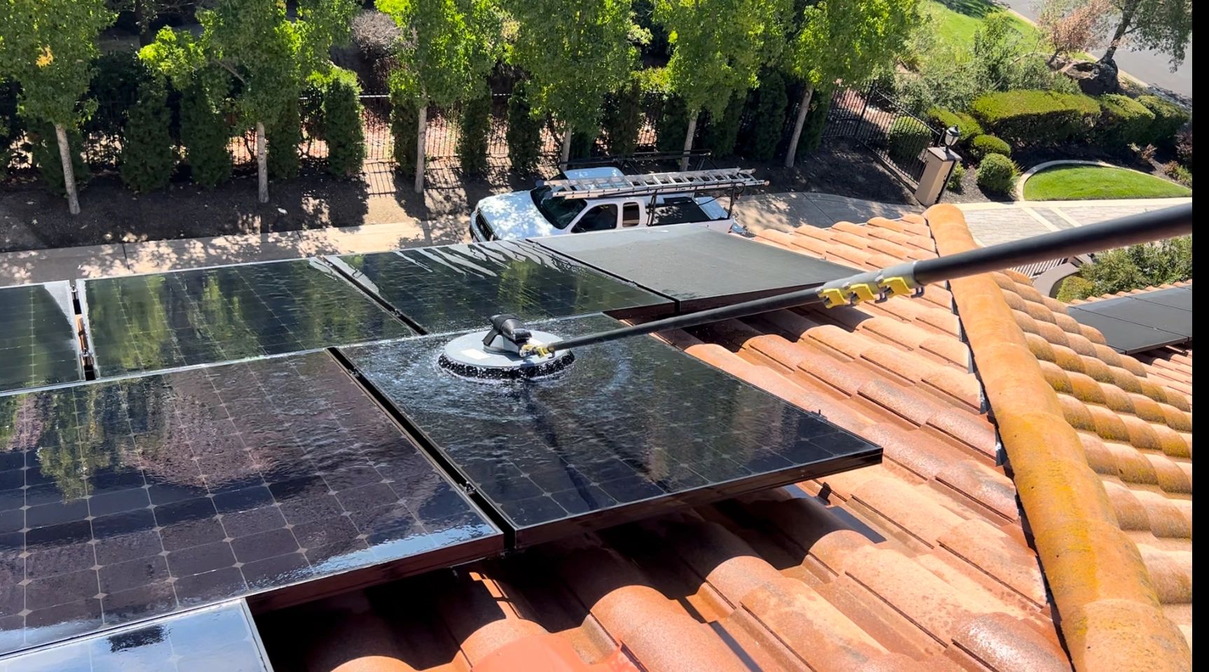 How Dirt Affects Solar Panels and What You Can Do About It