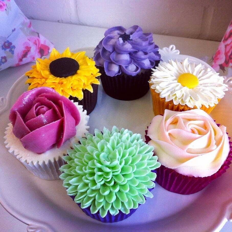 Swiss Buttercream Piped Flowers Cupcake Class