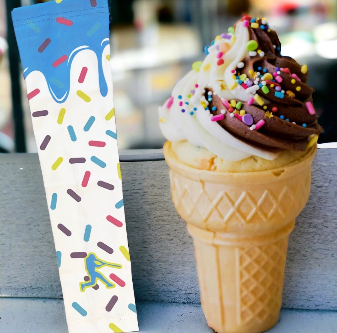 Ice Cream arm sleeve/light blue and white