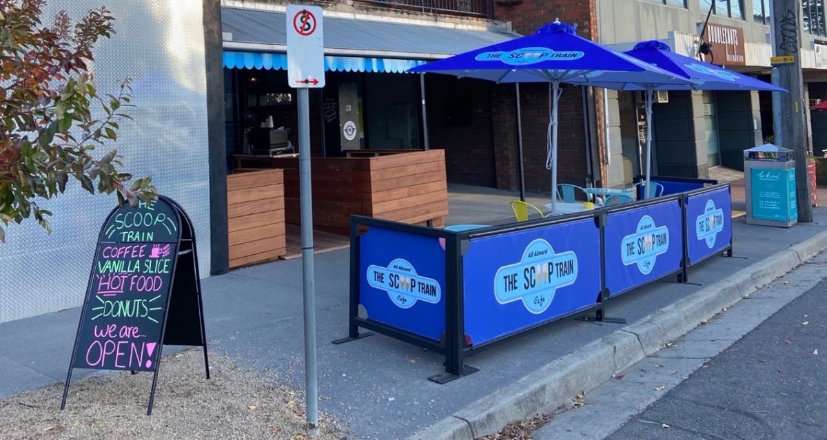 Cafe barrier square set